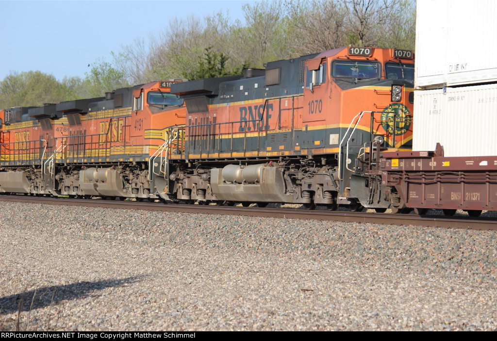 BNSF 1070